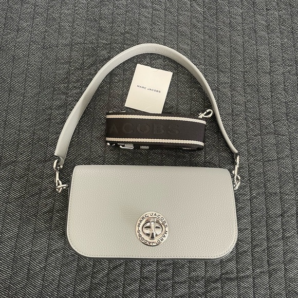 Marc Jacobs | Bags | Marc Jacobs Gray Pebble Leather Signet Turnlock ...